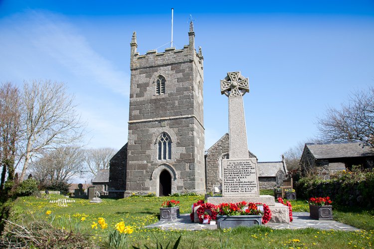 The Meadows, traditional cottage in the centre of Mullion, Cornwall