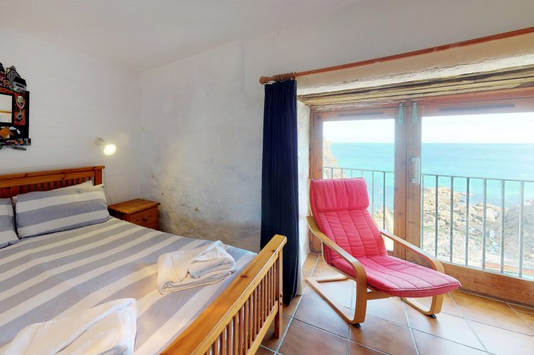 The Winch House, Church Cove