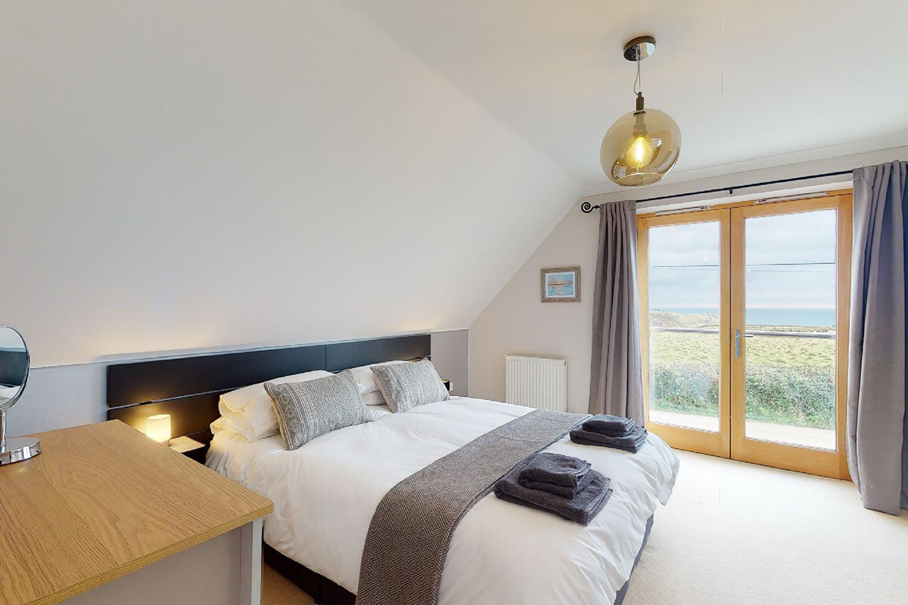 Camellia Cottage, Lizard