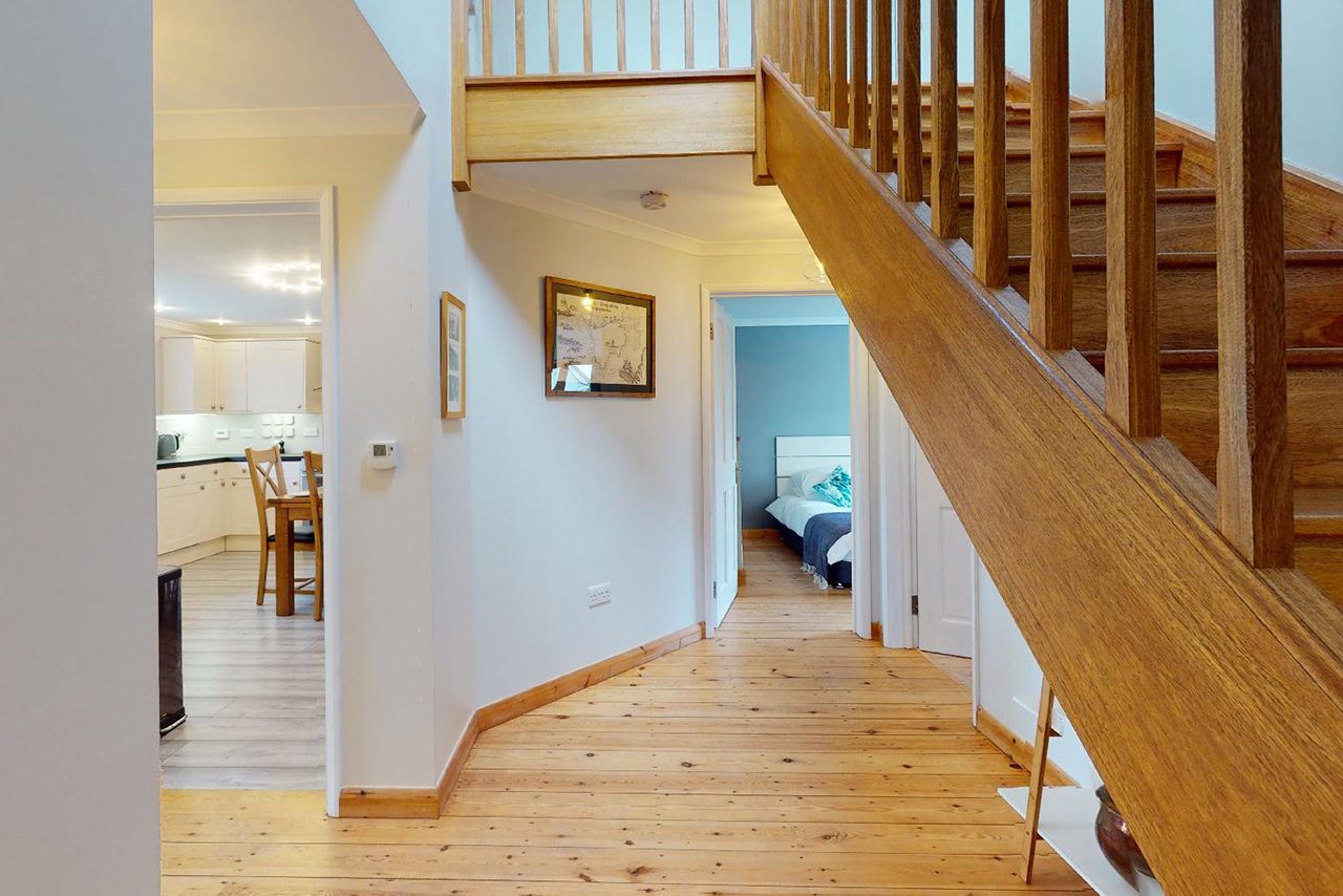 Camellia Cottage, Lizard