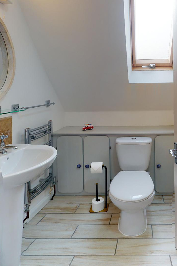 Camellia Cottage, Lizard