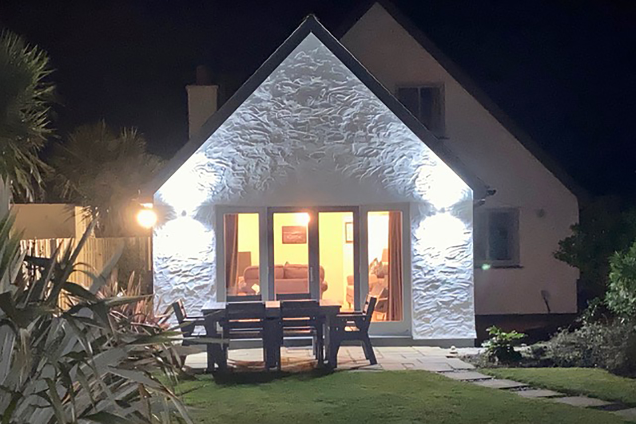 Camellia Cottage, Lizard